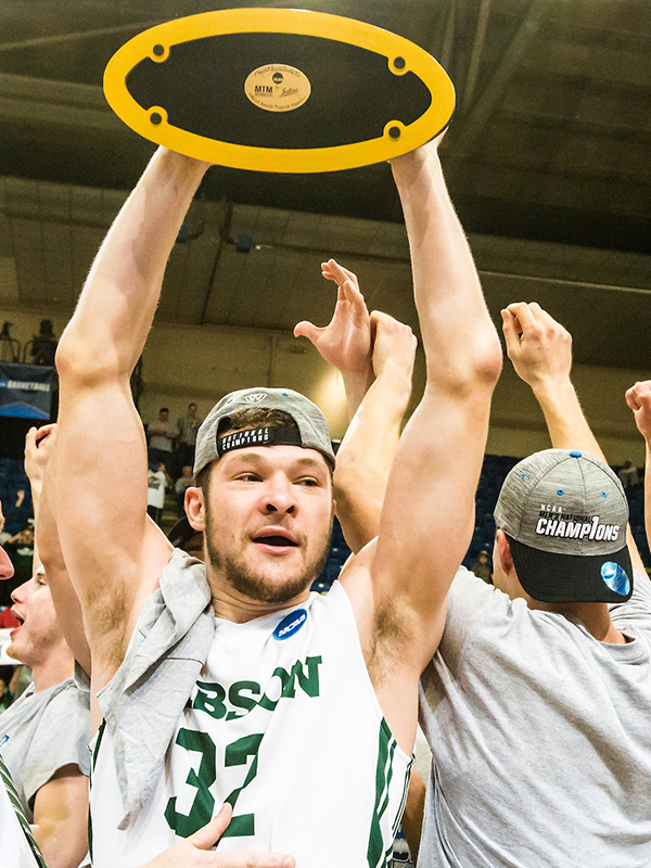 Joey Flannery ’17 Elected to Small College Basketball Hall of Fame ...